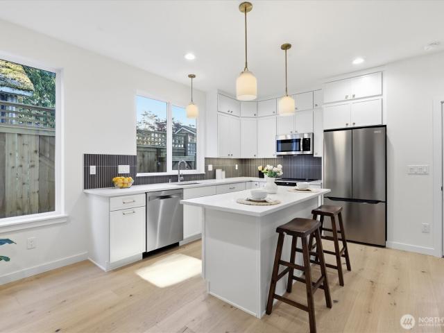1335 th Avenue NE