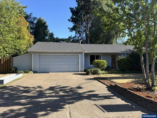 1335 Wildfang Dr, Independence, OR 97351