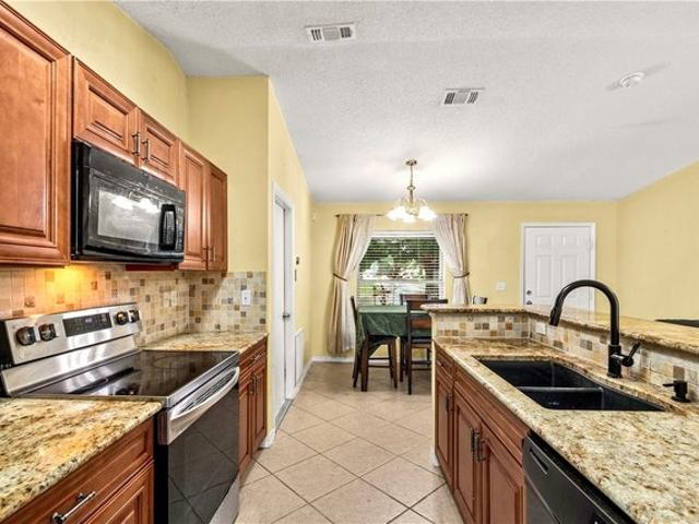 1335 23rd St SW, Vero Beach, FL 32962