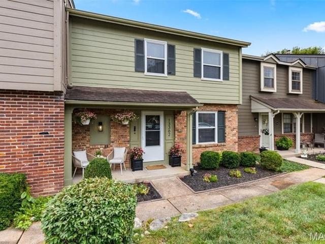 13362 Hiddencrest Ln, Ballwin, MO 63021