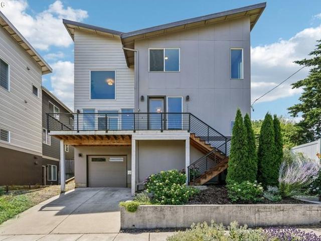 1336 NE Holland St, Portland, OR 97211