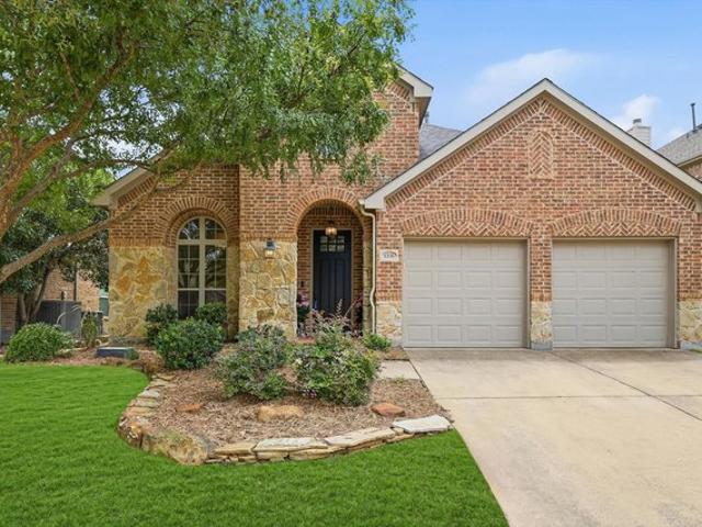 1336 Burnett Dr, Lantana, TX 76226