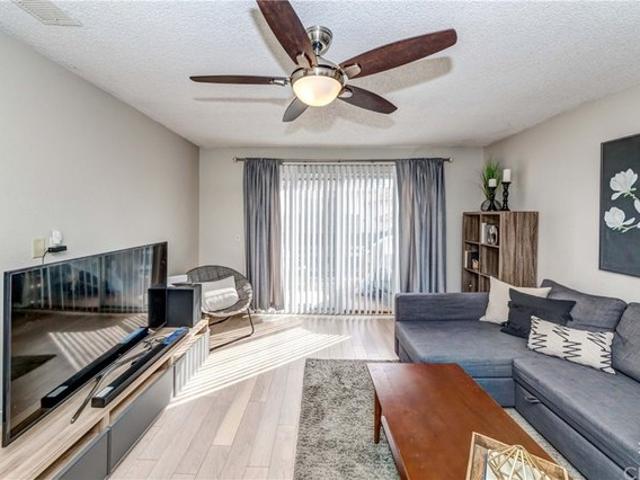 1336 Brentwood Cir Unit C, Corona, CA 92882