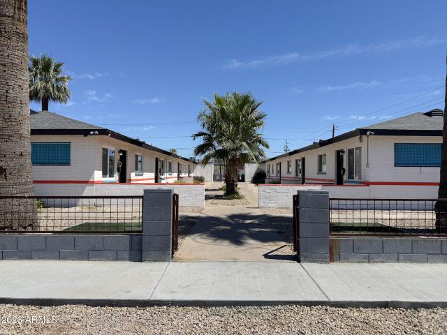 1336 e willetta street # 11
