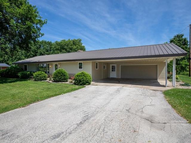 1336 Lincoln Hwy, Bourbon, IN 46504