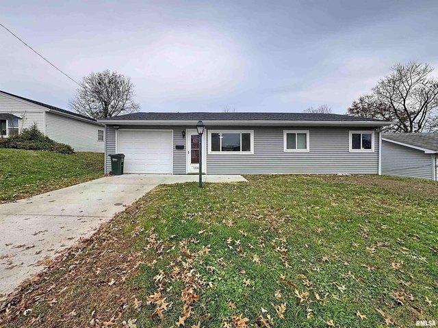 1336 W 38th Pl, Davenport, IA 52806