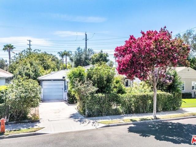 1337 N Whitnall Hwy, Burbank, CA 91505