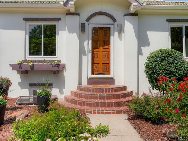 1337 Bellaire Street N