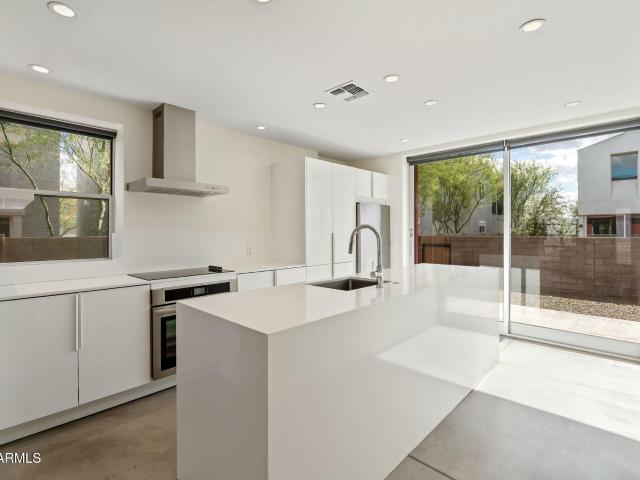 1337 E Polk Street # Apt 10