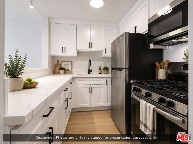 1337 S Hoover Street 1433 # 5