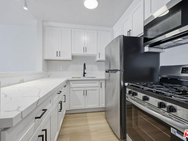 1337 S Hoover Street 1505 # 4