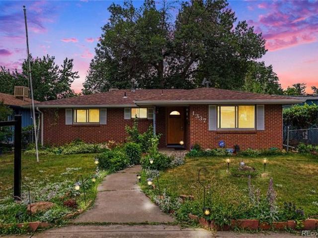 1337 Sharpe Pl, Longmont, CO 80501