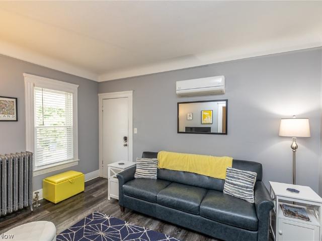 1337 W 67th Street