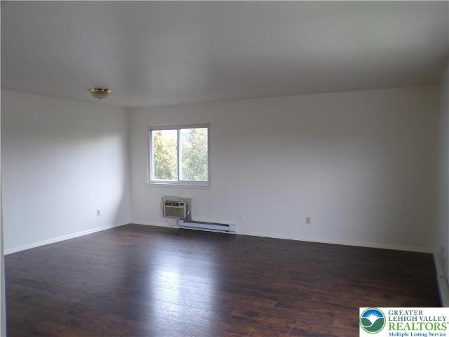 1337 W Livingston Street 3
