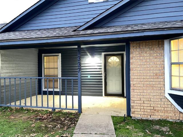 1337 Woodhill Dr, Lewisville, TX 75067 | MLS #21153