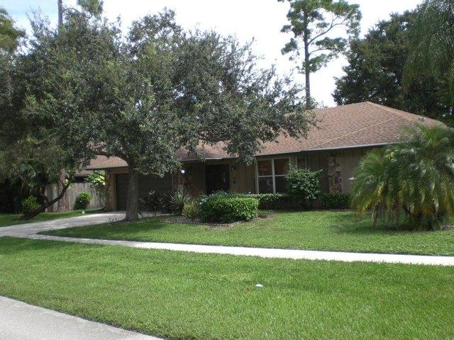 13382 Northumberland Cir, Wellington, FL 33414