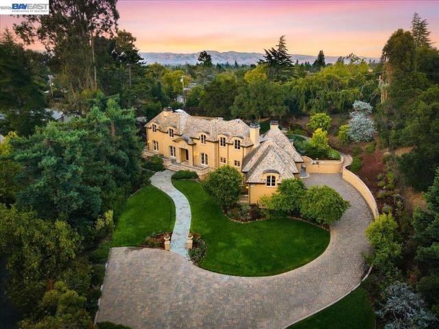 13388 Surrey Ln