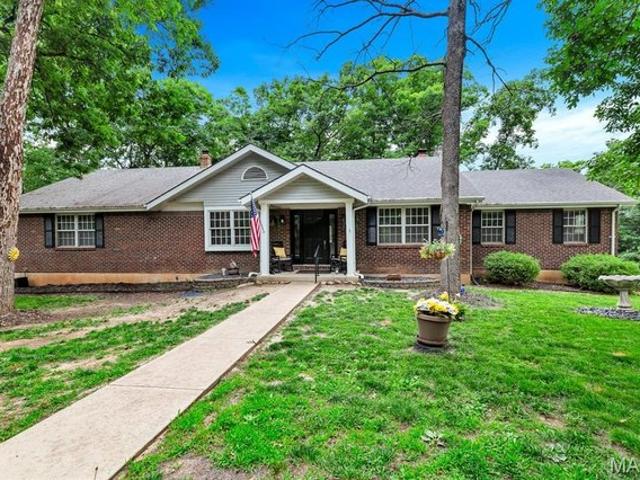 1338 Gainsborough Ct, Lake Sherwood, MO 63357