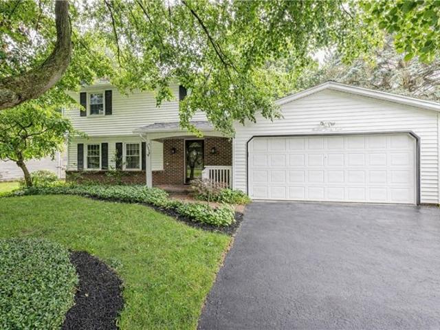 1338 Robin Hood Ln, Webster, NY 14580