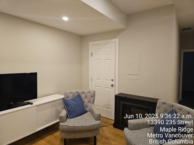 13390 235 Street 2, 1 bed, 1 full bath