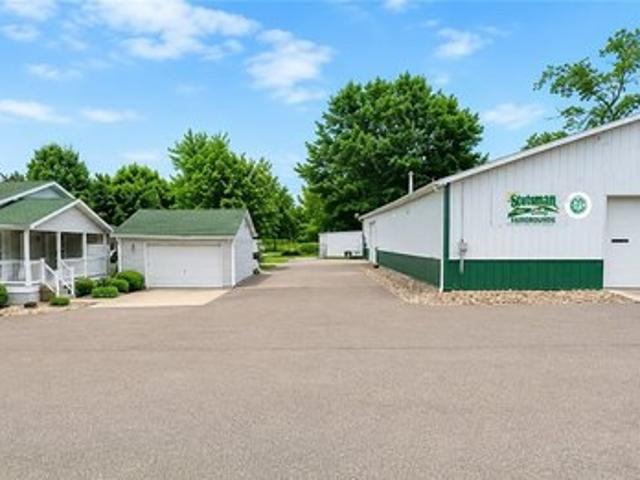 13390 Ravenna Ave NE, Hartville, OH 44632