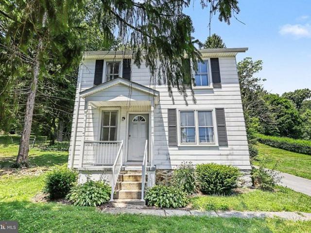 13395 Pennersville Rd, Blue Ridge Summit, PA 17214