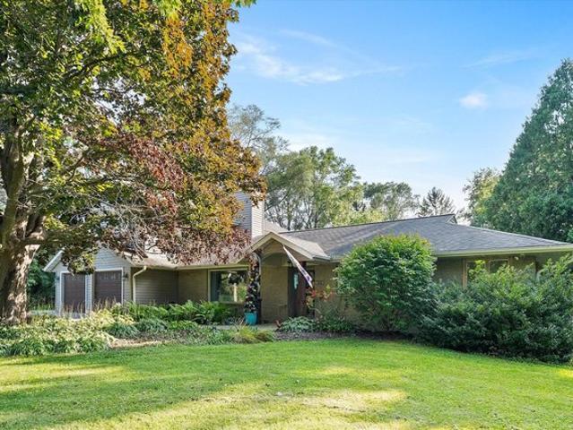 1339 Cedar Creek Pkwy, Cedarburg, WI 53024