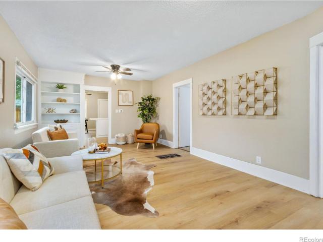 1339 E 4th Street