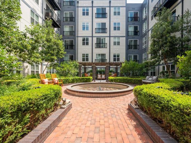 1339 E Street SE Unit# 309, Washington, US, DC