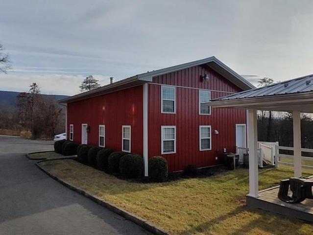 1339 Spruce Hill Road