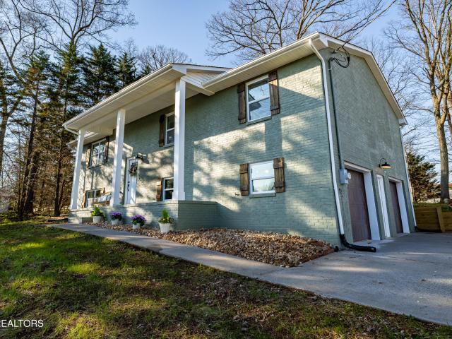 1339 Woodside Park Dr, Maryville, TN 37801 | Compass