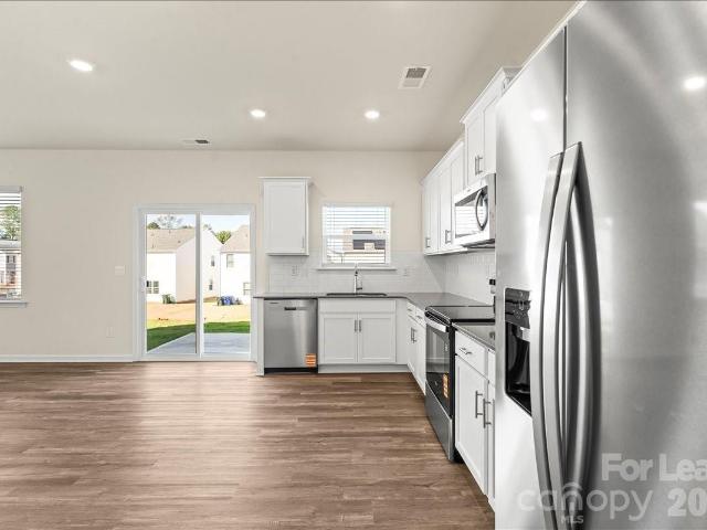 1339 37th Avenue Lane NE