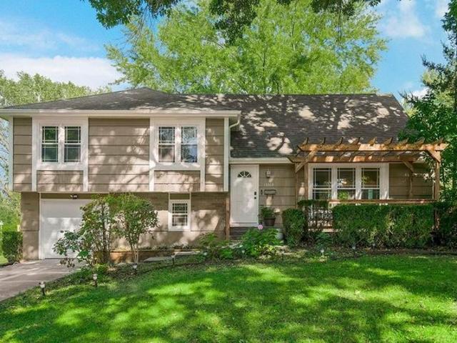 13303 Donnelly Ave, Grandview, MO 64030