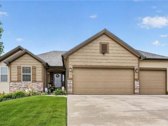 13300 N Copper Ridge Dr, Platte City, MO 64079