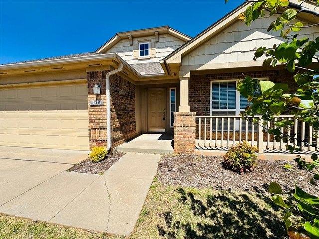 13301 SW 2nd St, Yukon, OK 73099