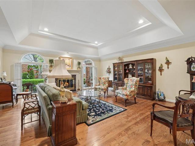 13302 Fairfield Cir Dr, Town and Country, MO 63017 | MLS #26026 | Compass