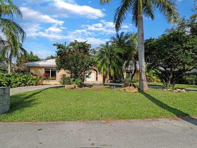 13304 106th Ave SW, Miami, FL 33176