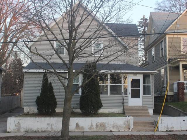 1330 Maude Ave NE, Grand Rapids, MI 49505