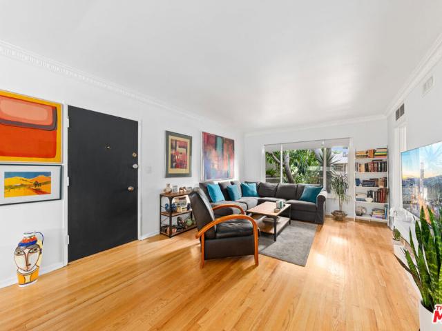 1330 N Crescent Heights Boulevard 16