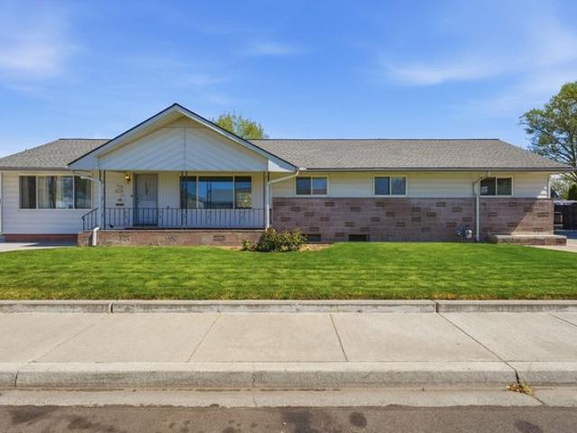 1330 Farrell Ln, Richland, WA 99354