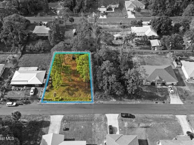 1330 Gimlet St NW, Palm Bay, FL 32907