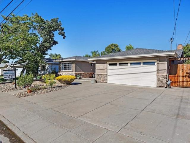 1330 Hillcrest Ave, Livermore, CA 94550