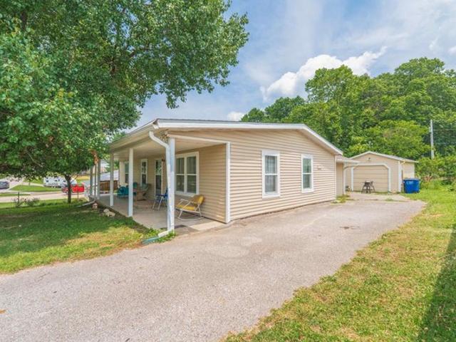 1330 Hillcrest Rd, Bedford, IN 47421
