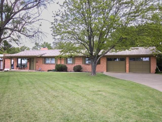 1330 Prairie Dr, Dalhart, TX 79022