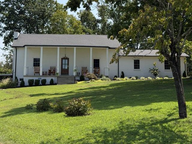 1330 Ridge Rd, Dickson, TN 37055