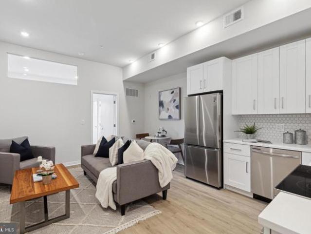 1330 S Patton St #UNIT 306, Philadelphia, PA 19146
