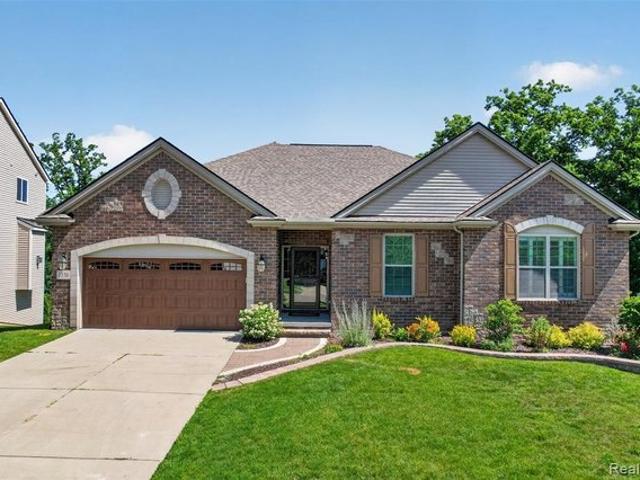 1330 Secretariat Way, Oceola Township, MI 48843
