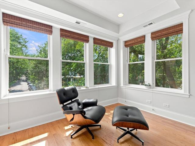 1330 W Bryn Mawr Avenue # 2