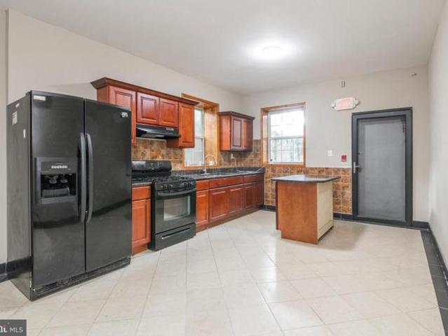 1330 W Girard Ave #1R, Philadelphia, PA 19123