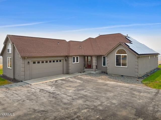 1330 Wenas View Dr, Selah, WA 98942
